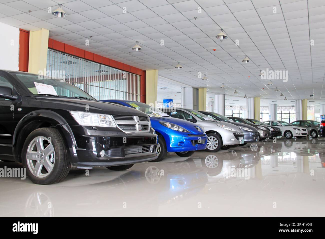 Arranged vehicles hi-res stock photography and images - Alamy