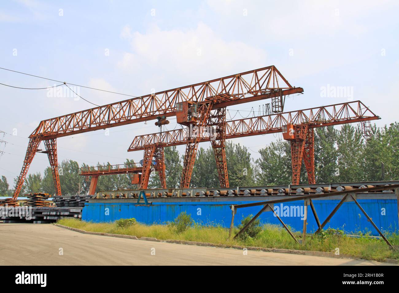 steel ingot and crown block in a factory Stock Photo - Alamy