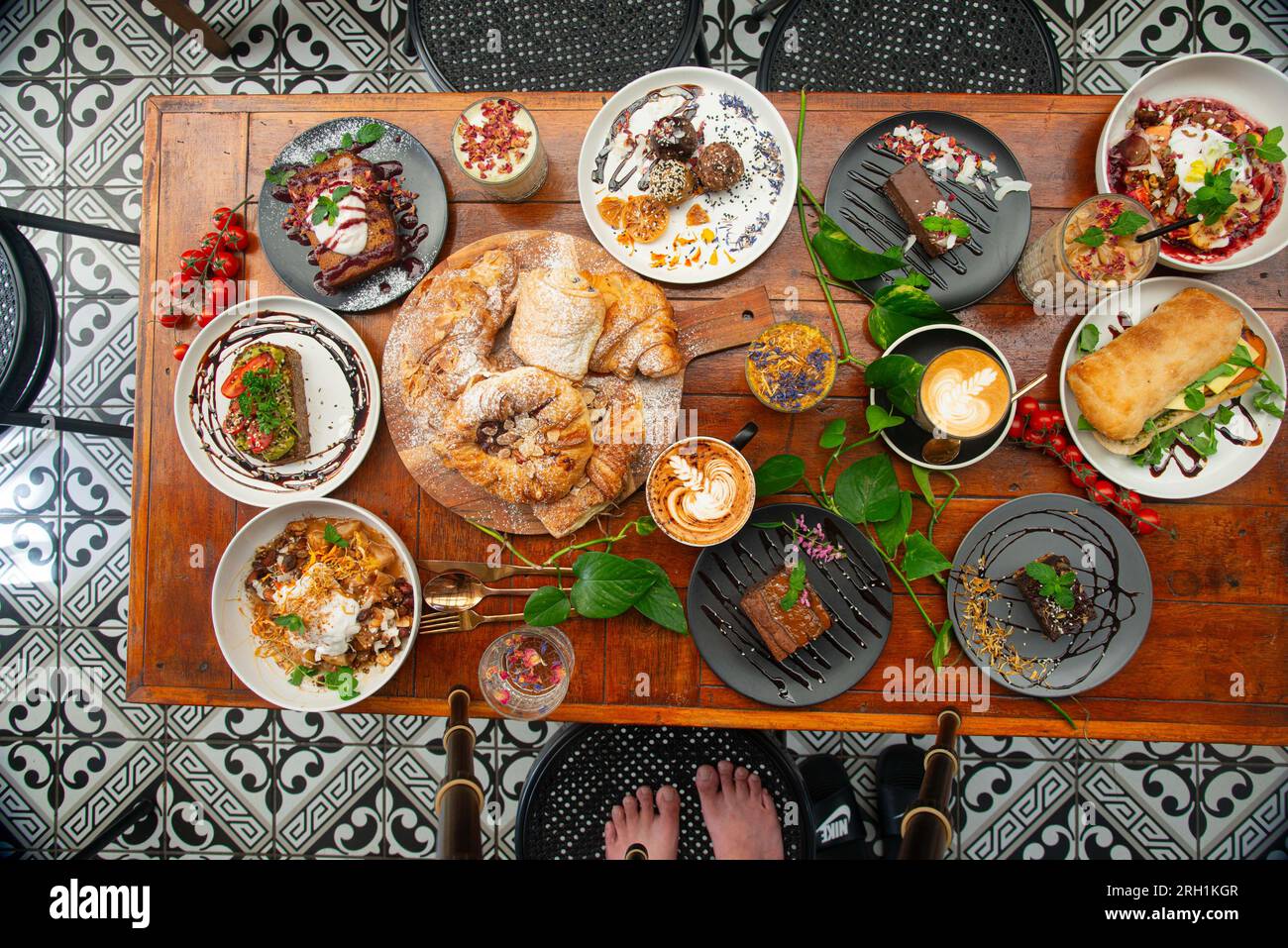 Food Cover Photos around the world Stock Photo - Alamy