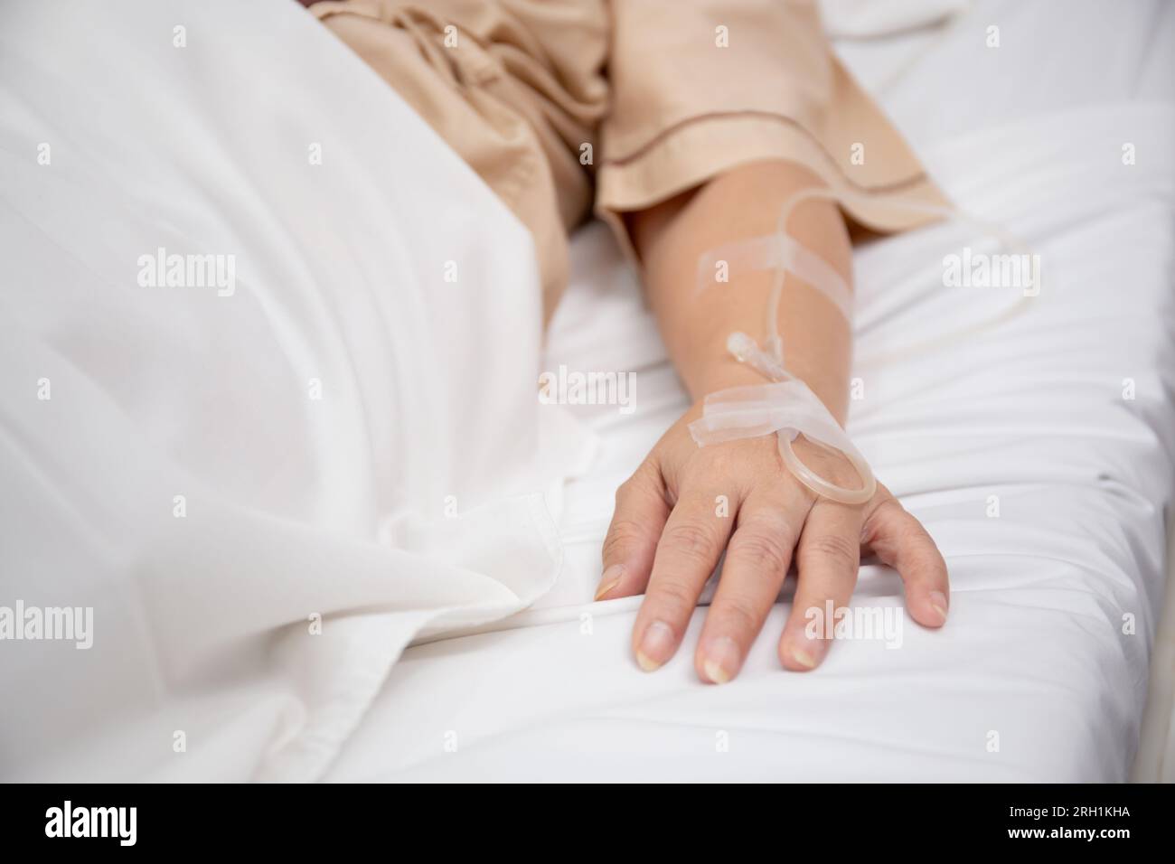 Closeup hands asian elderly woman asleep with surveillance in hospital ...