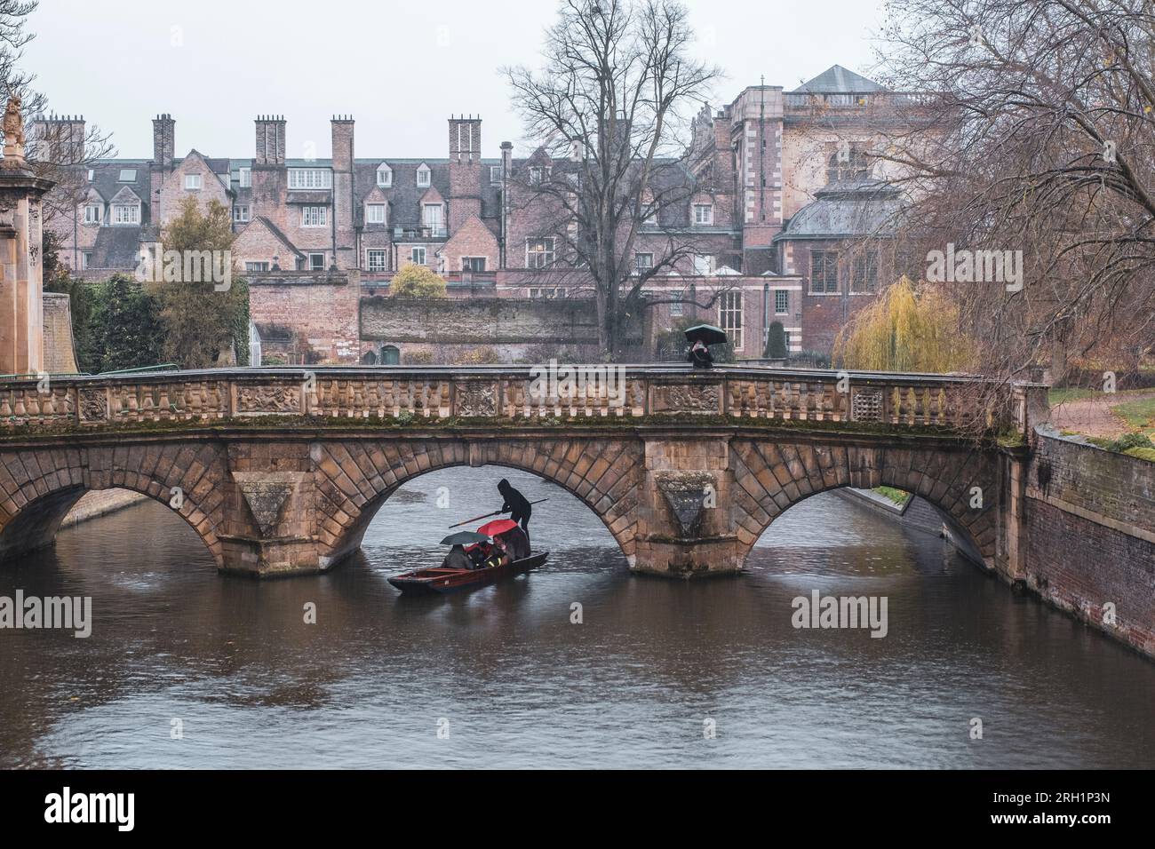 Iconic bridge paddling hi-res stock photography and images - Alamy