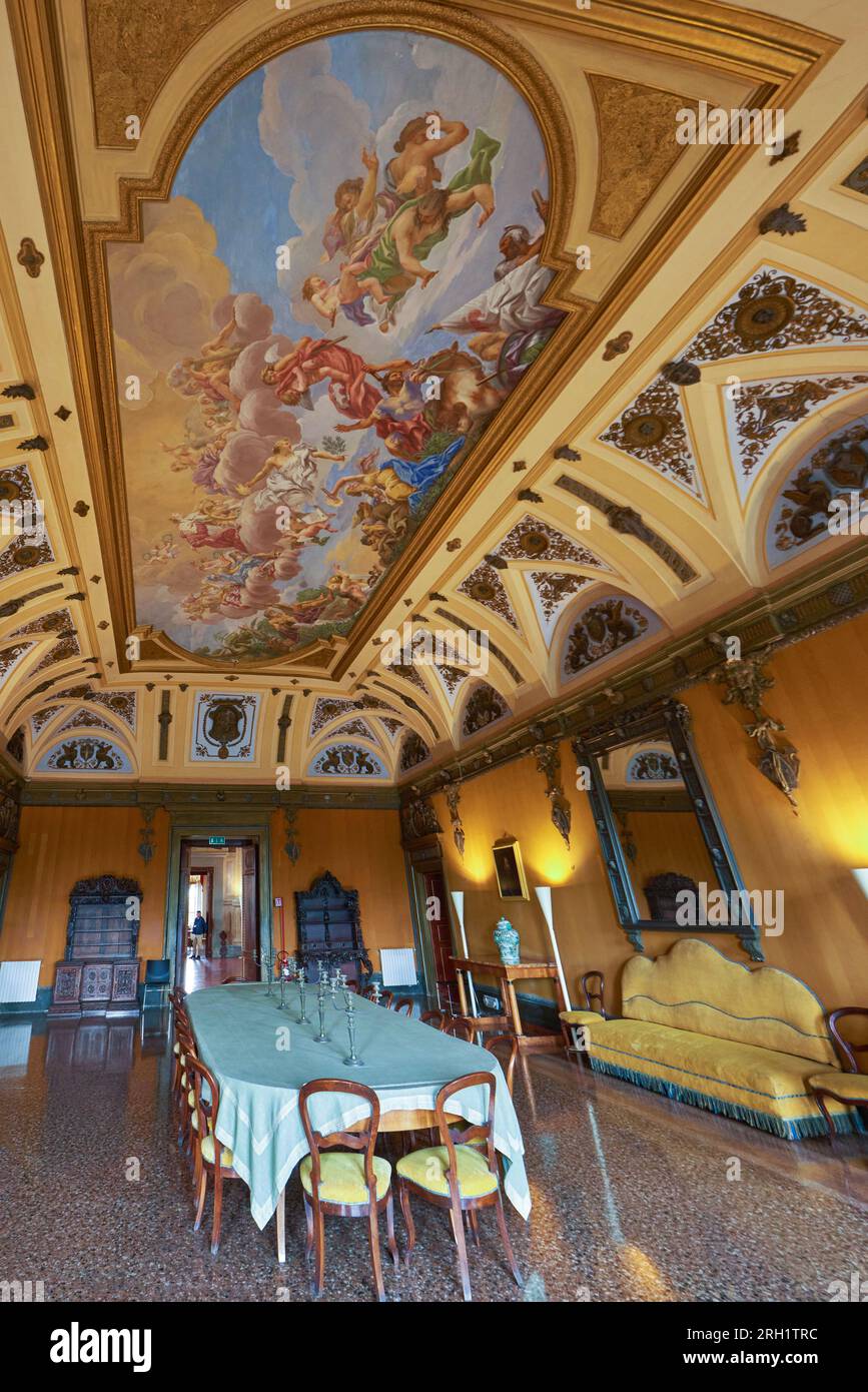 Renaissance interior italy wall hi-res stock photography and images - Alamy