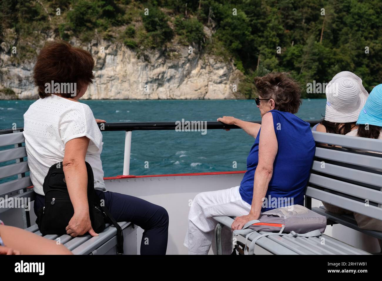 Lake cruises on Lake Thun to Interlaken, Boat trip on Lake Thun ...