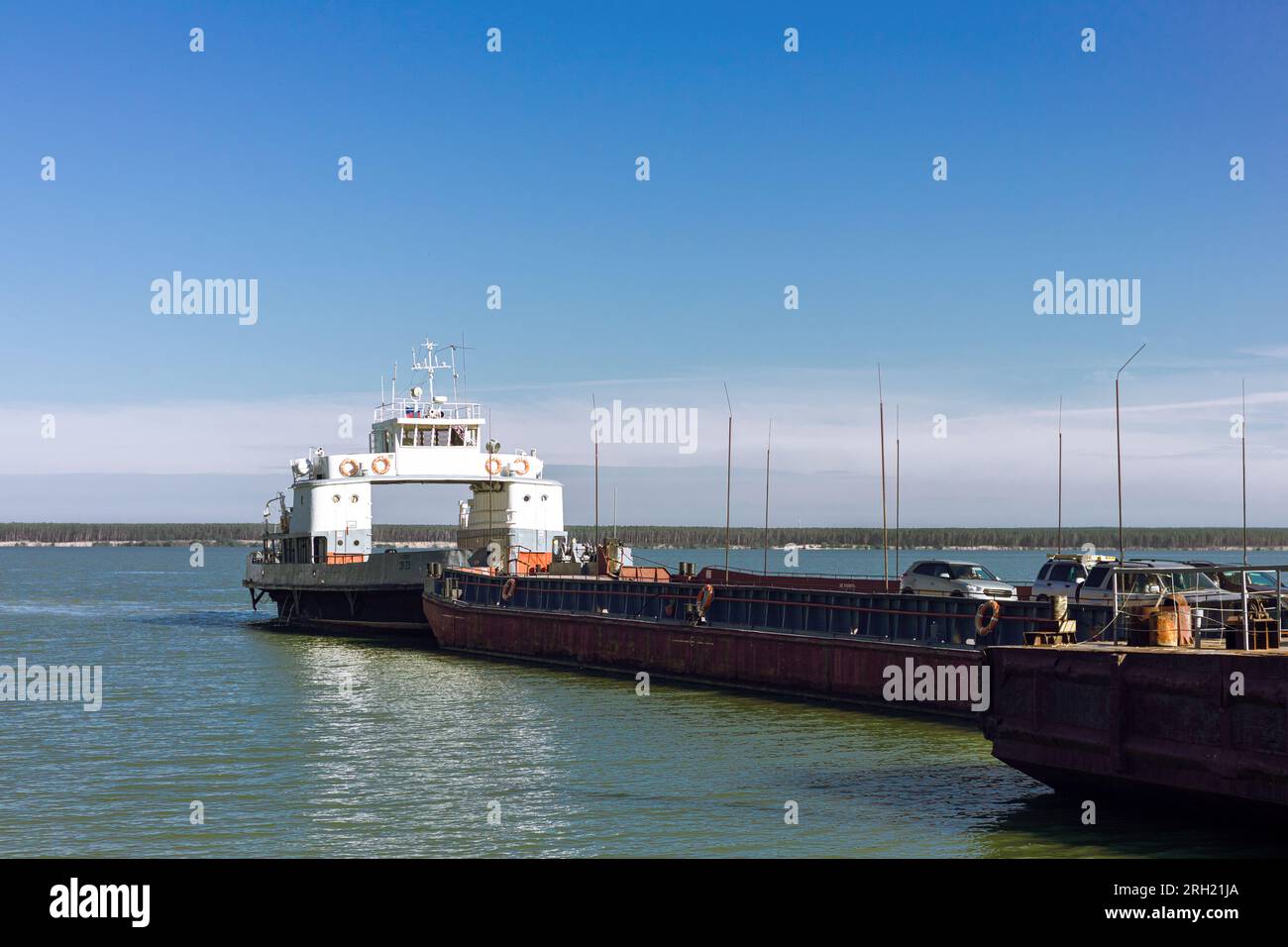 Truck on ferry ramp hi-res stock photography and images - Alamy