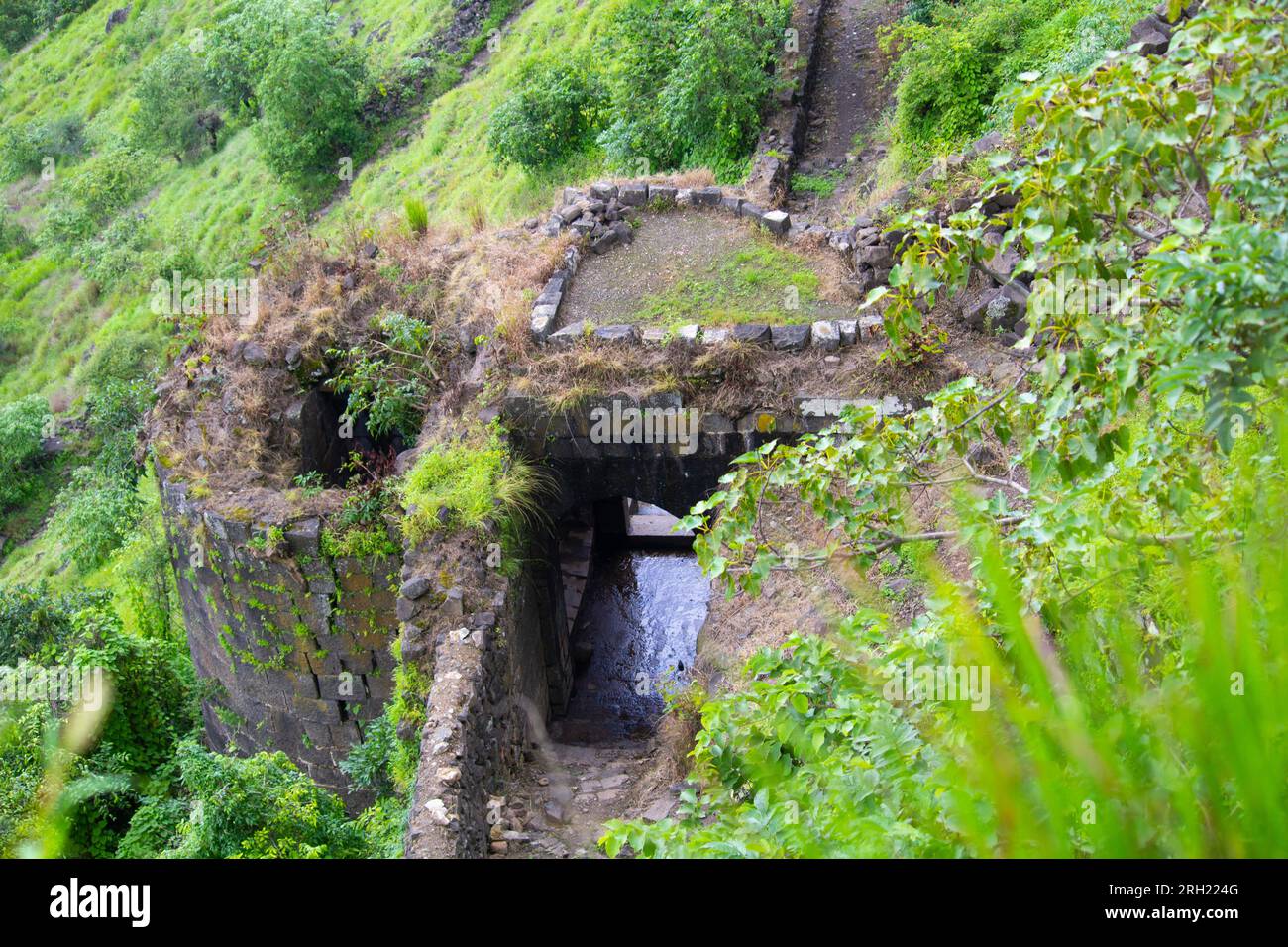 Abandoned temple, Stone, fort Stock Photo - Alamy