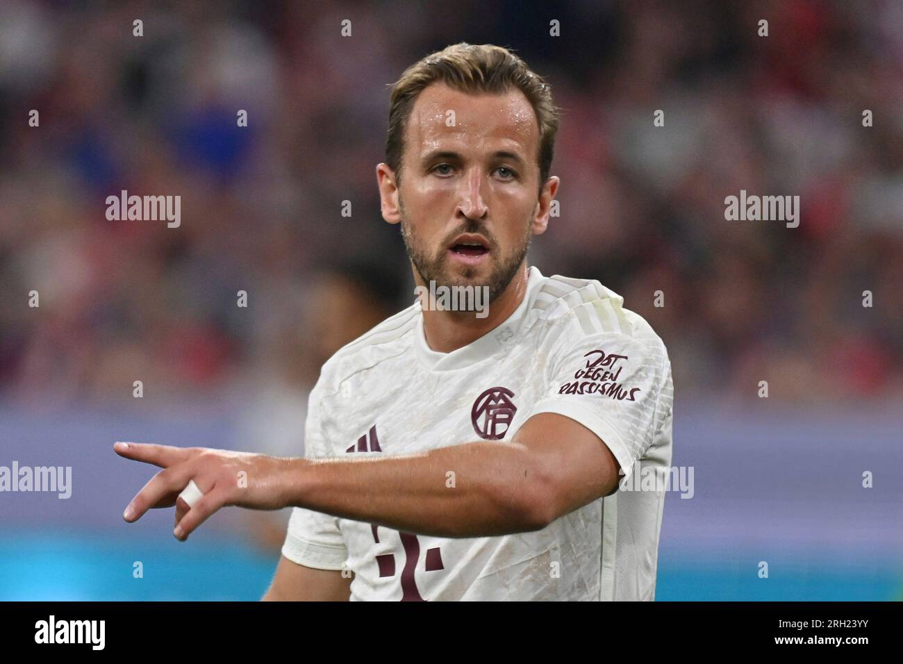 Harry KANE (FC Bayern Munich), gesture, gives instructions, action ...