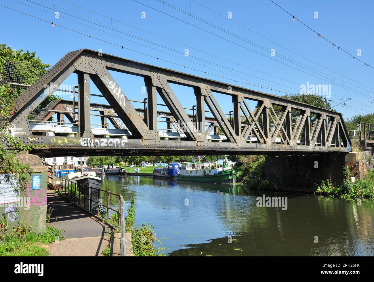 Railway girder bridge over the River Great Ouse, Ely, Cambridgeshire ...