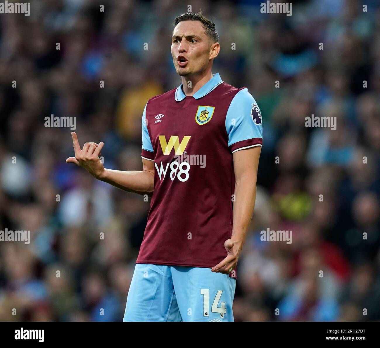 Connor roberts burnley 2023 hi-res stock photography and images - Alamy