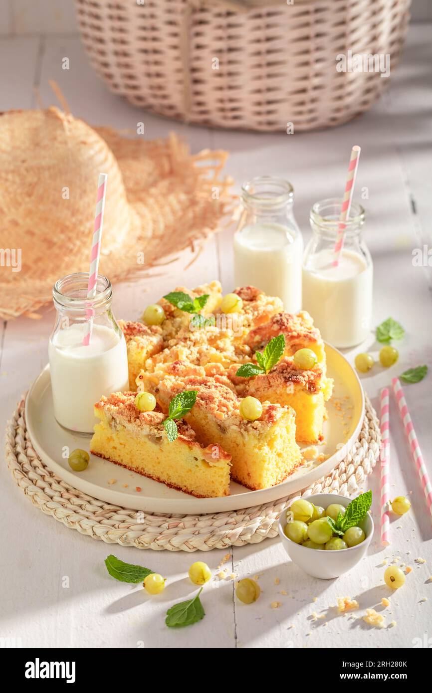 Sweet gooseberry butter cake with glaze and crumble. Gooseberry yeast ...