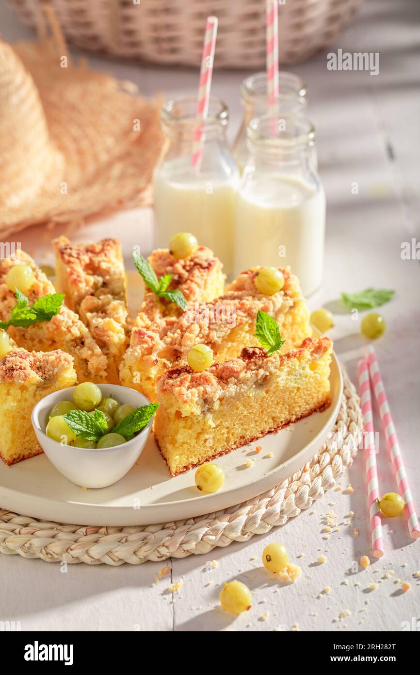 Delicious gooseberry butter cake as summer dessert. Gooseberry yeast ...