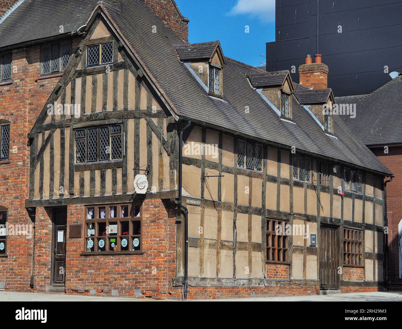 Elizabethan building hi-res stock photography and images - Alamy