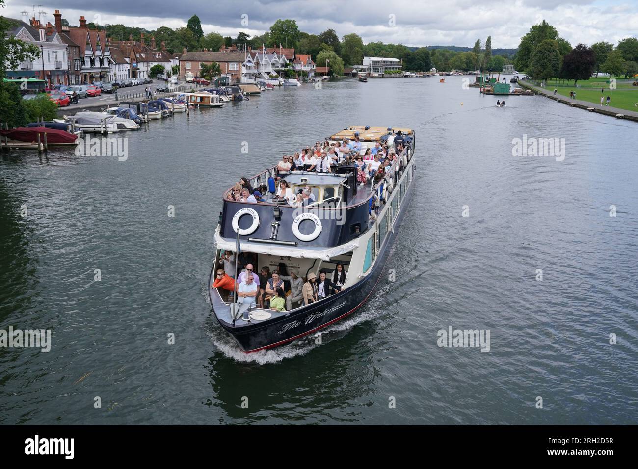 Thames waterman hi-res stock photography and images - Alamy