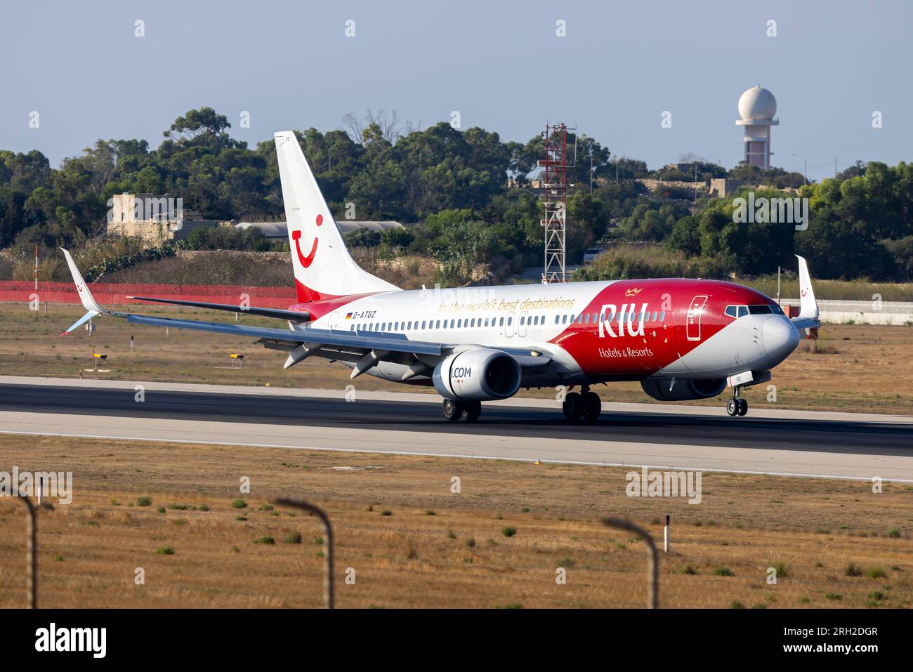 TUI Boeing 737-8K5 (REG: D-ATUZ) landing from Munich, Germany in ...