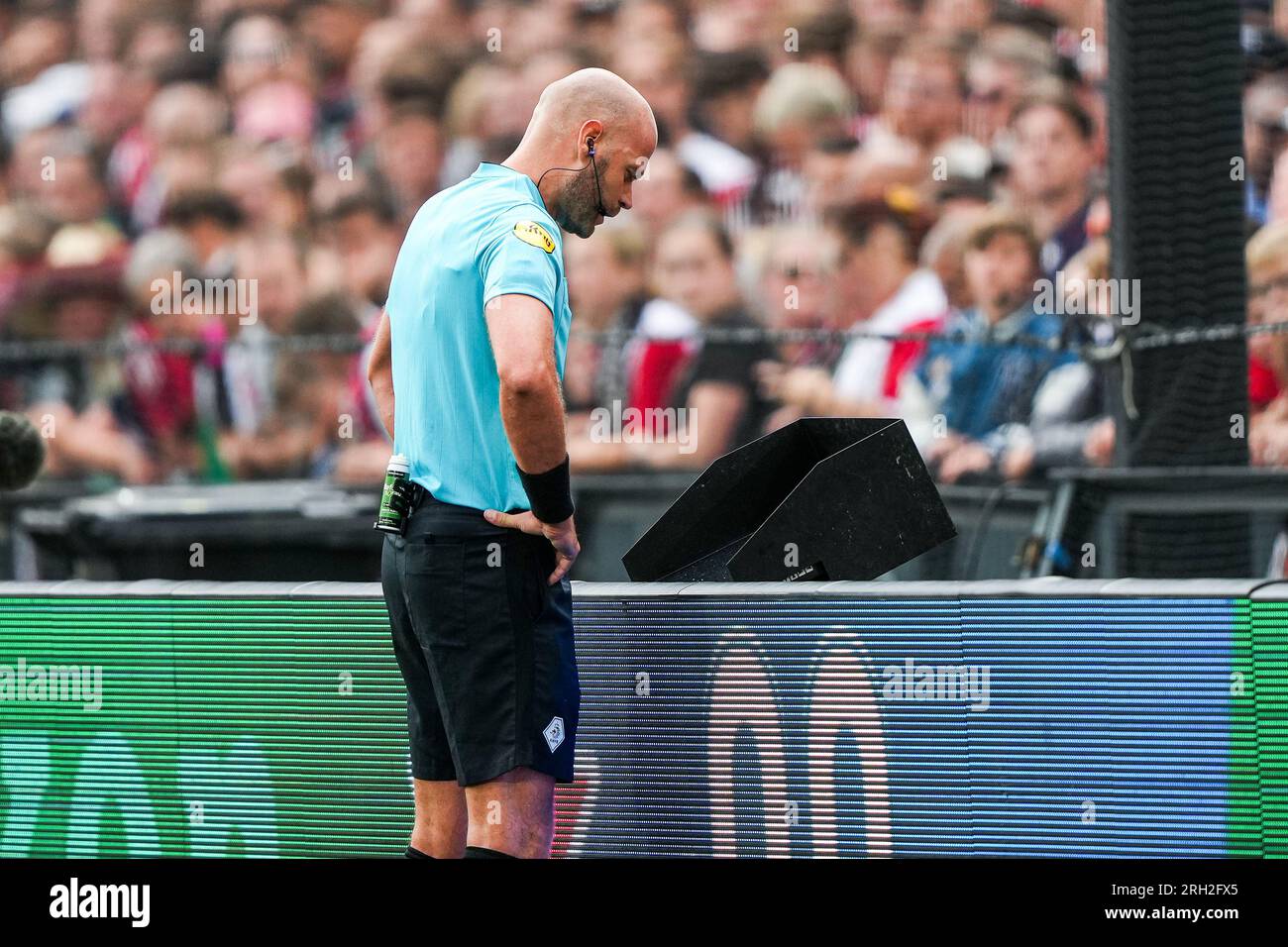 Rotterdam, The Netherlands. 13th Aug, 2023. Rotterdam - Referee Rob ...