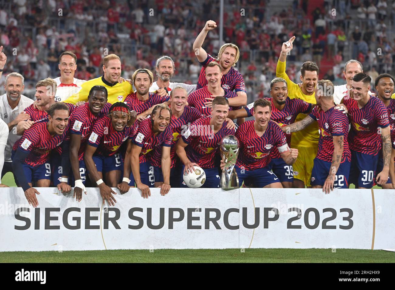 Team photo, Team, Mannschaft, Team photo behind winneer?s board, Dani ...