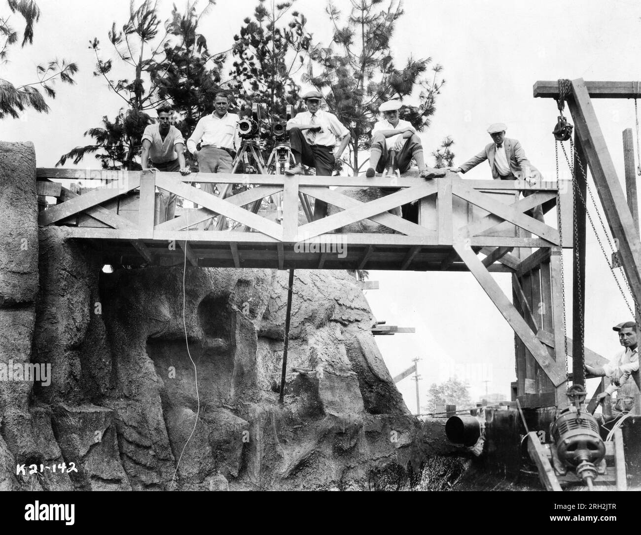 Cameramen and Assistants including Cinematographers GORDON JENNINGS ...