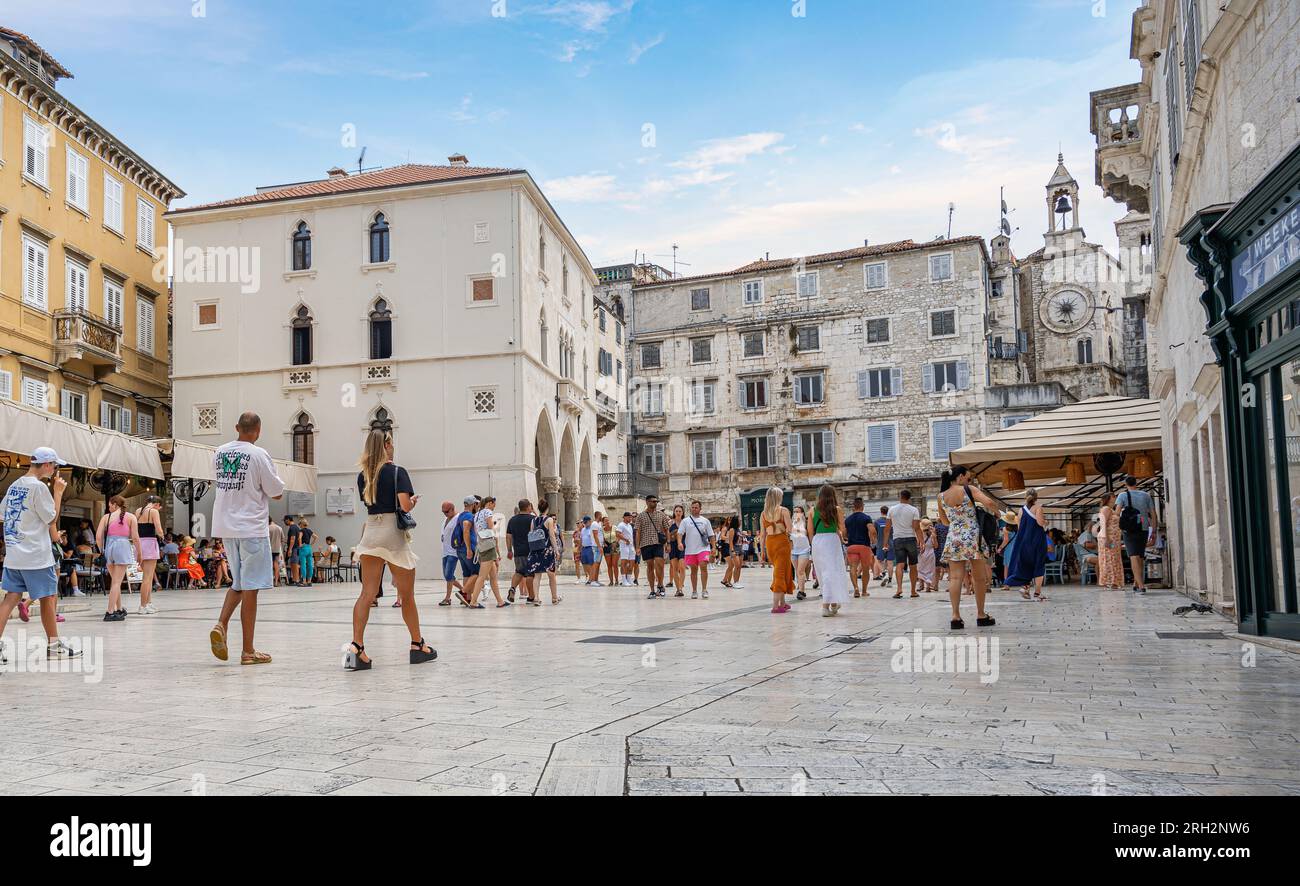 Tourists on the streets of Split Stock Photo - Alamy