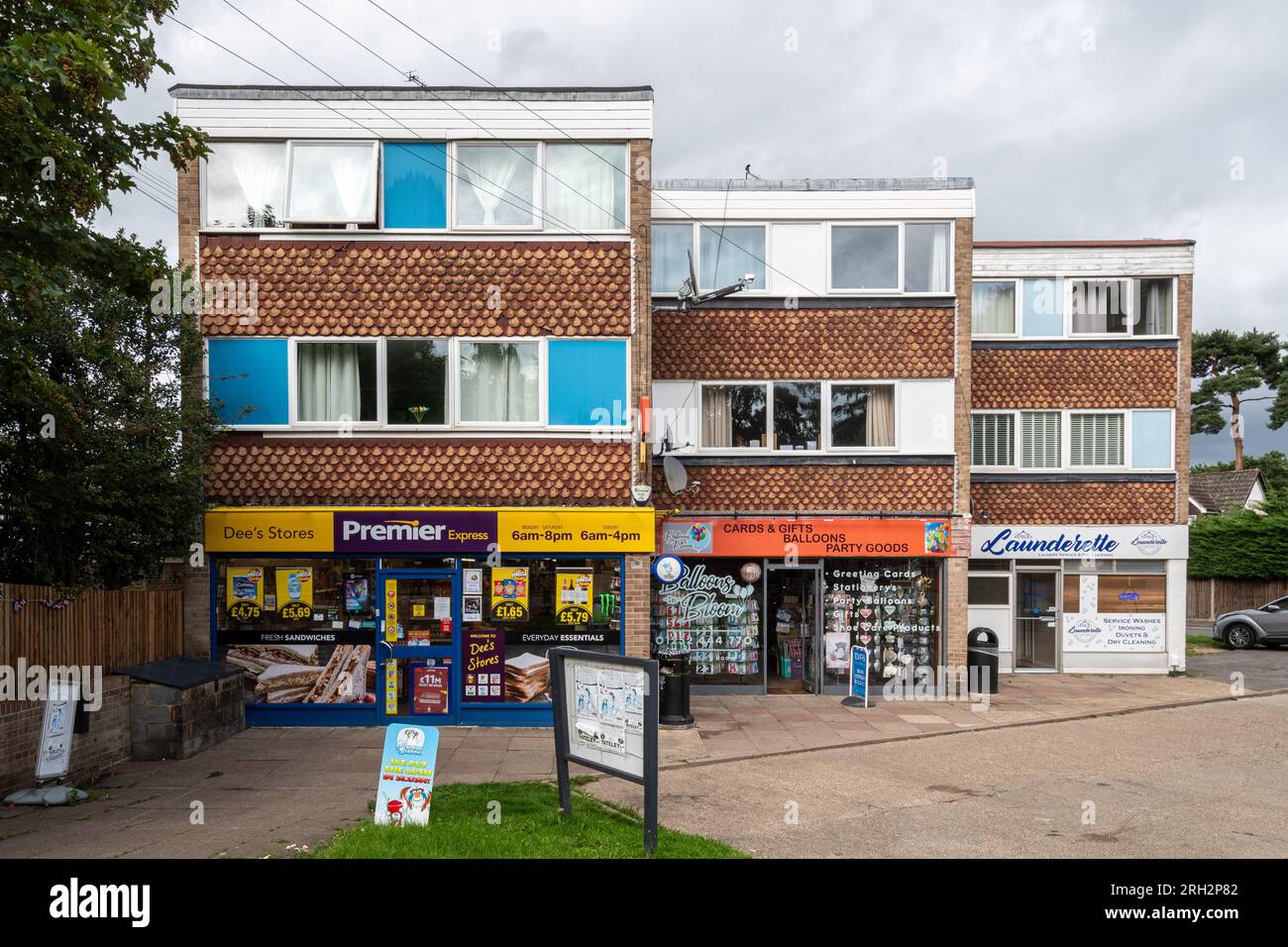 Uk shops local store hi-res stock photography and images - Alamy