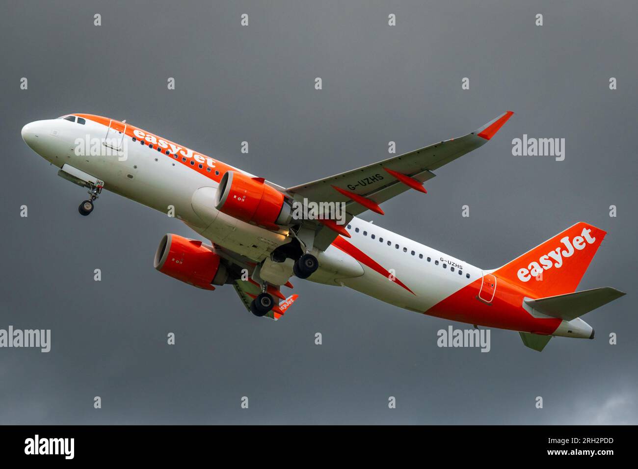 Easyjet Airbus A320-251N Stock Photo - Alamy