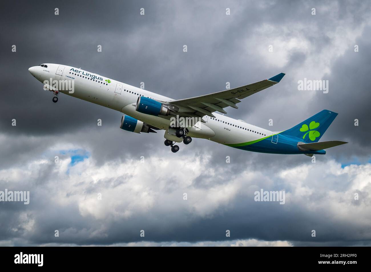Aer Lingus Airbus A330-302 Stock Photo - Alamy