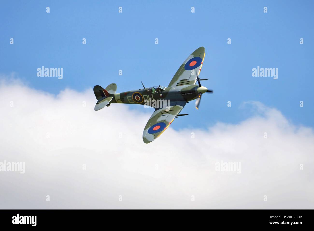 Supermarine Spitfire Mark Vc AR501 displays at the Shuttleworth ...