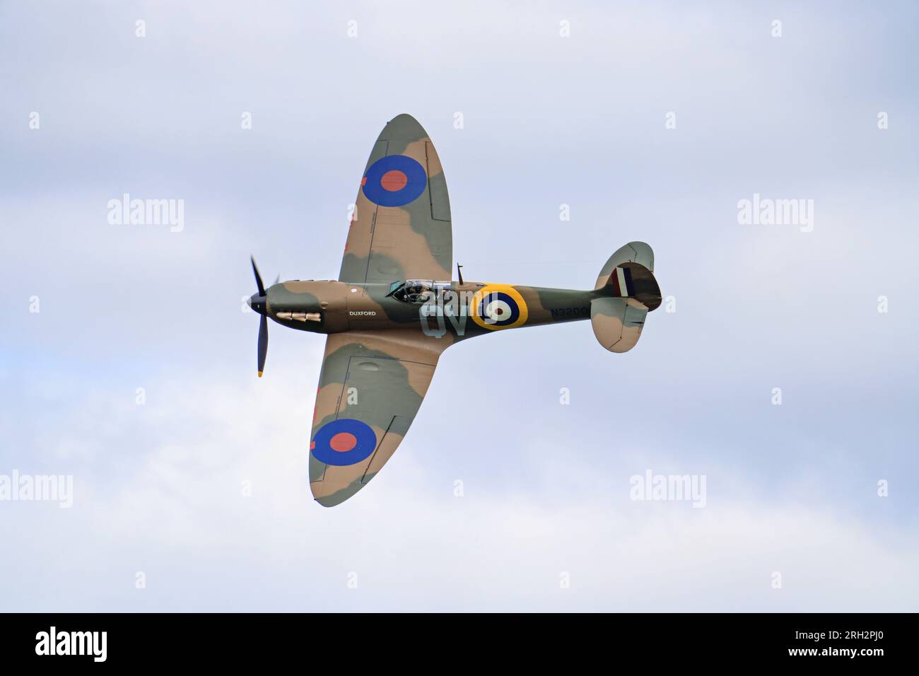 Supermarine Spitfire N3200 displays at the Shuttleworth Collection ...