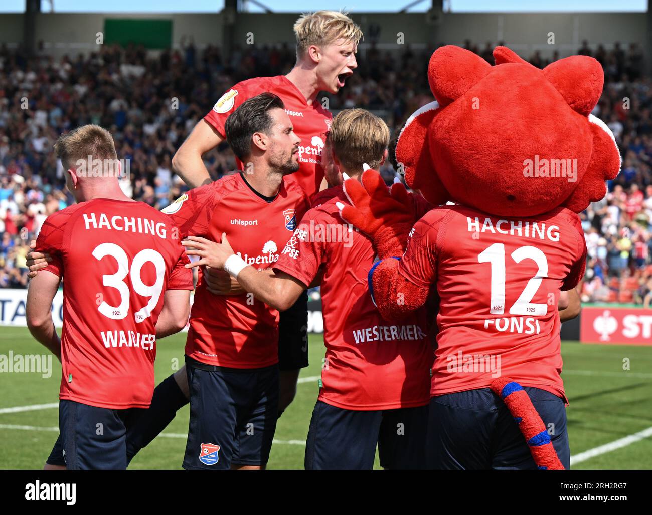 Unterhaching, Germany. 13th Aug, 2023. Soccer: DFB Cup, SpVgg ...