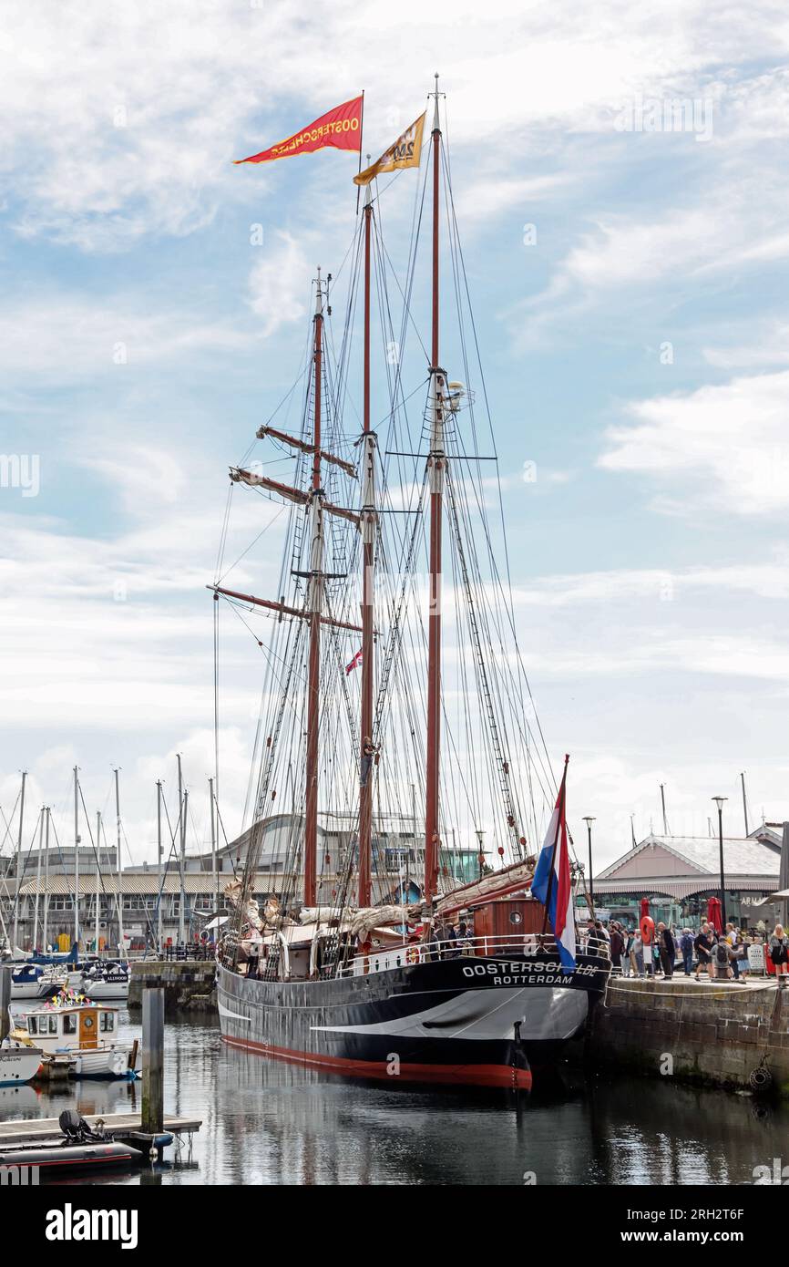 Darwin 200 tall ship hi-res stock photography and images - Alamy