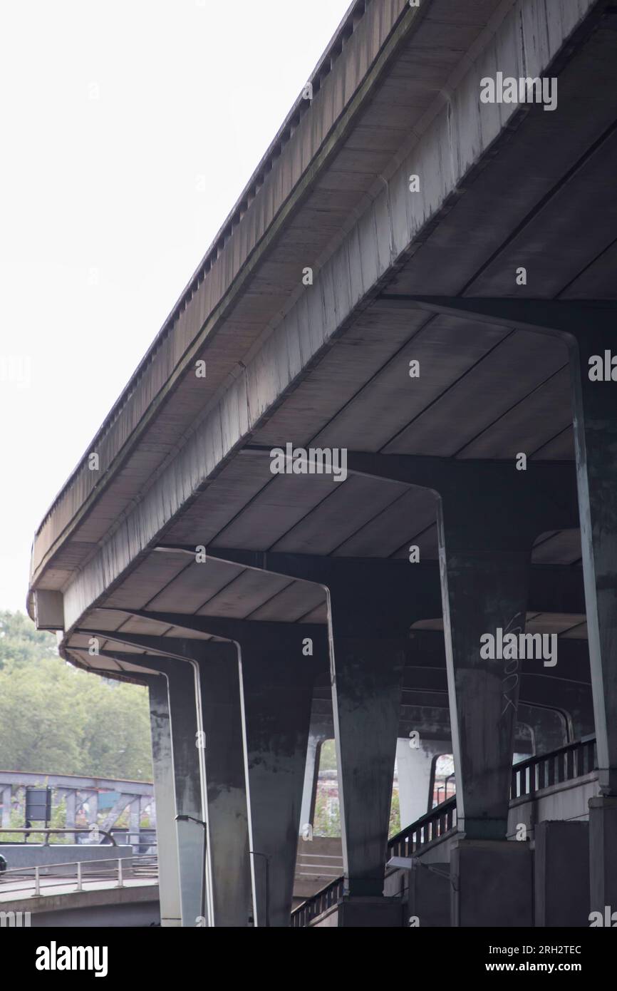 Details of the concrete pillars of the Paddington Basin Flyover, West ...