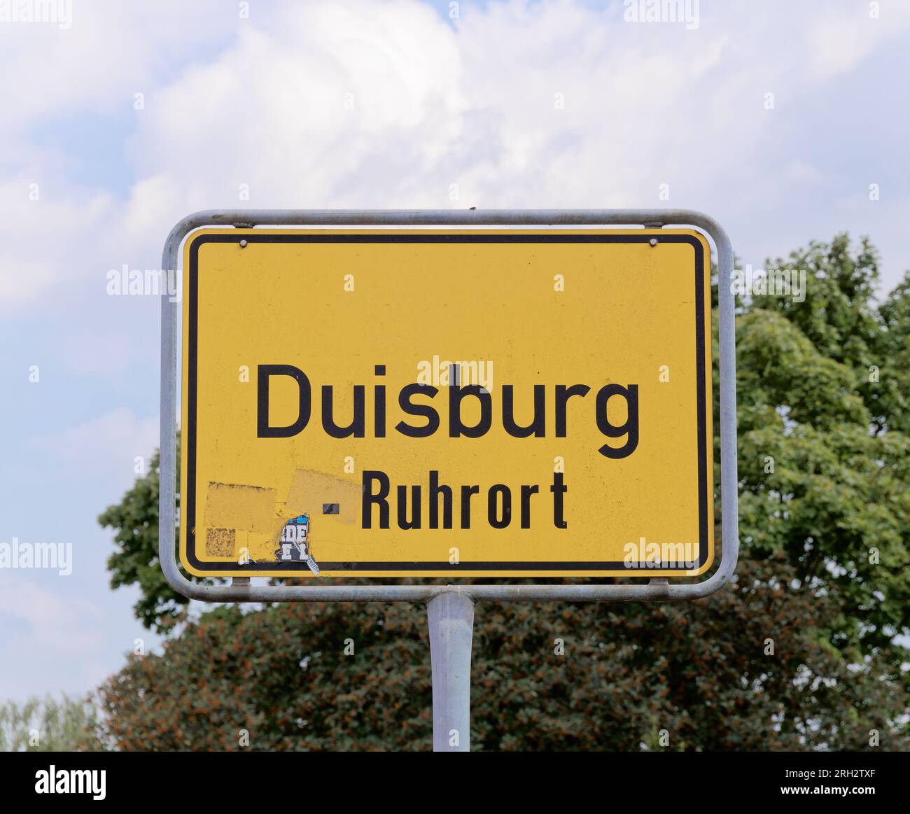 Duisburg sign hi-res stock photography and images - Alamy