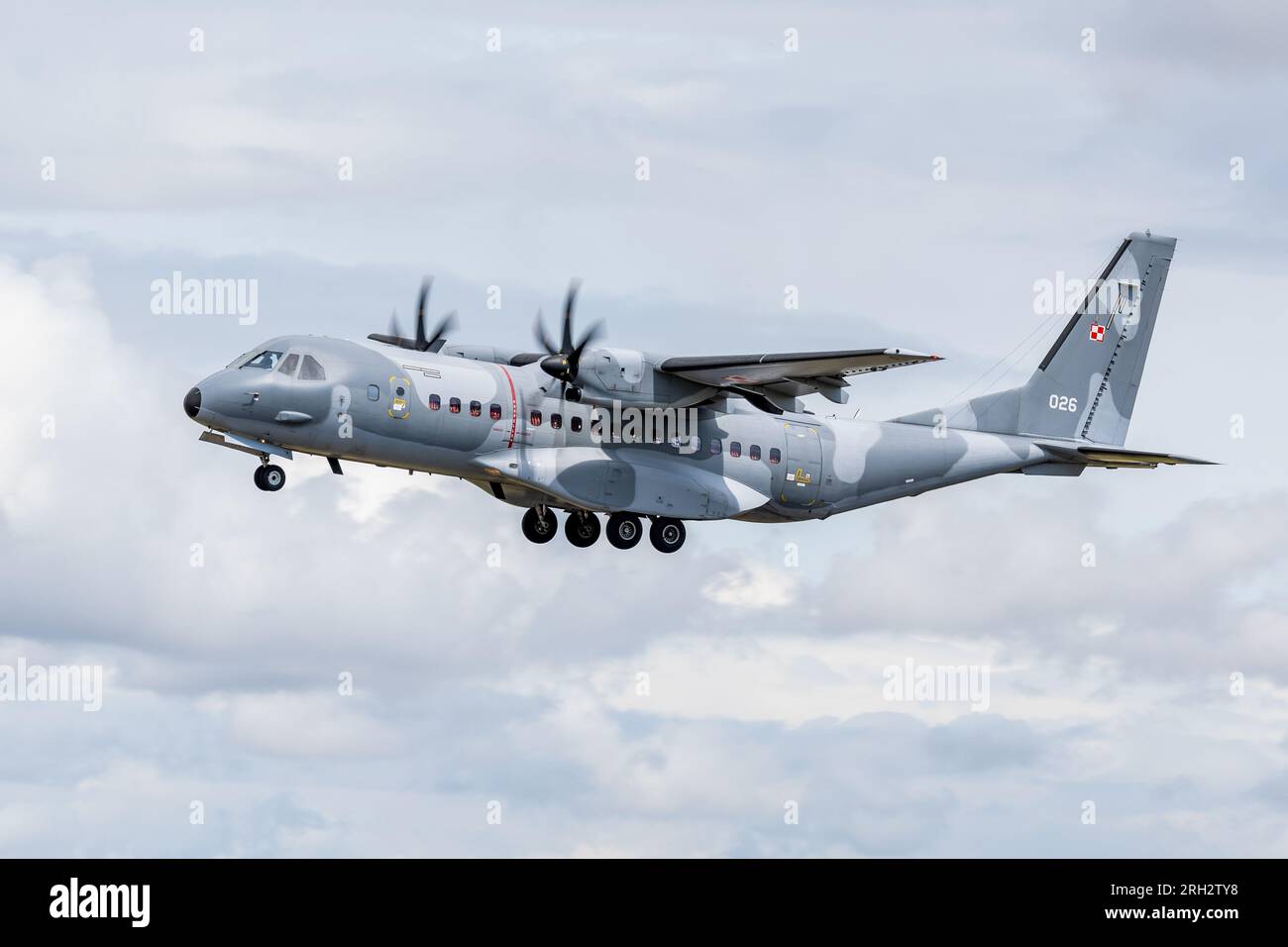 13 eskadra lotnictwa transportowego hi-res stock photography and images ...