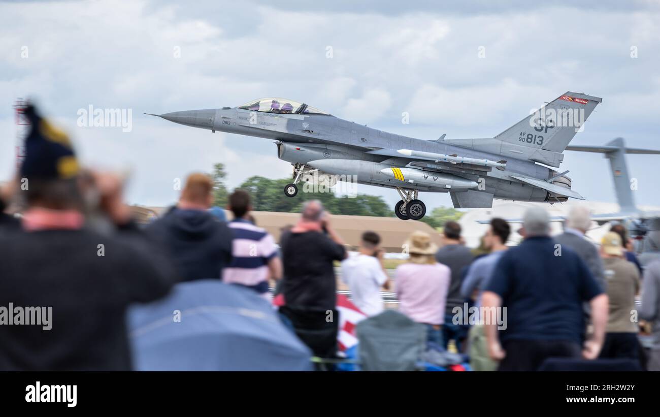 United States Air Force - Lockheed Martin F-16CJ Fighting Falcon ...