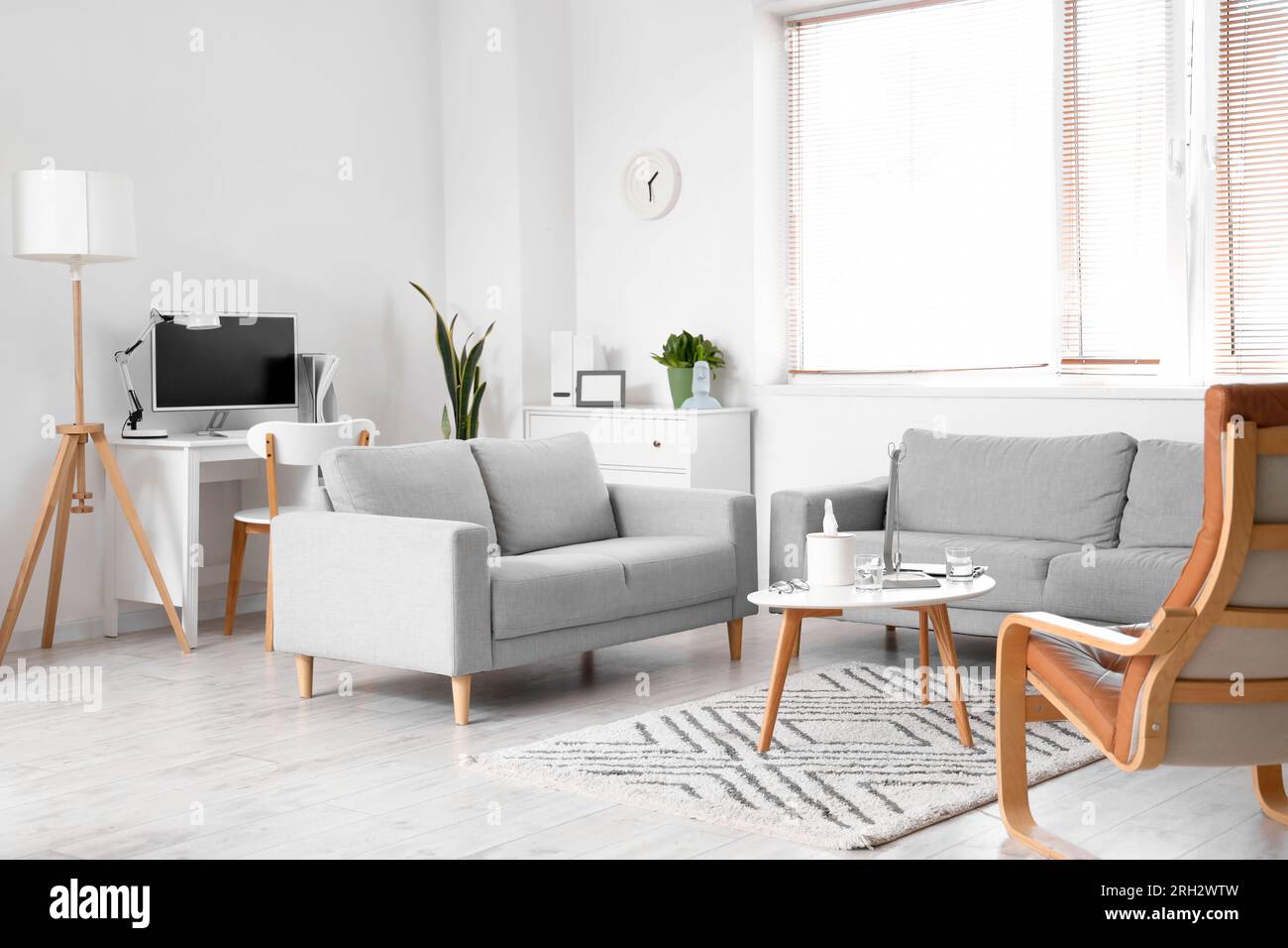 Psychologist's office interior hi-res stock photography and images - Alamy