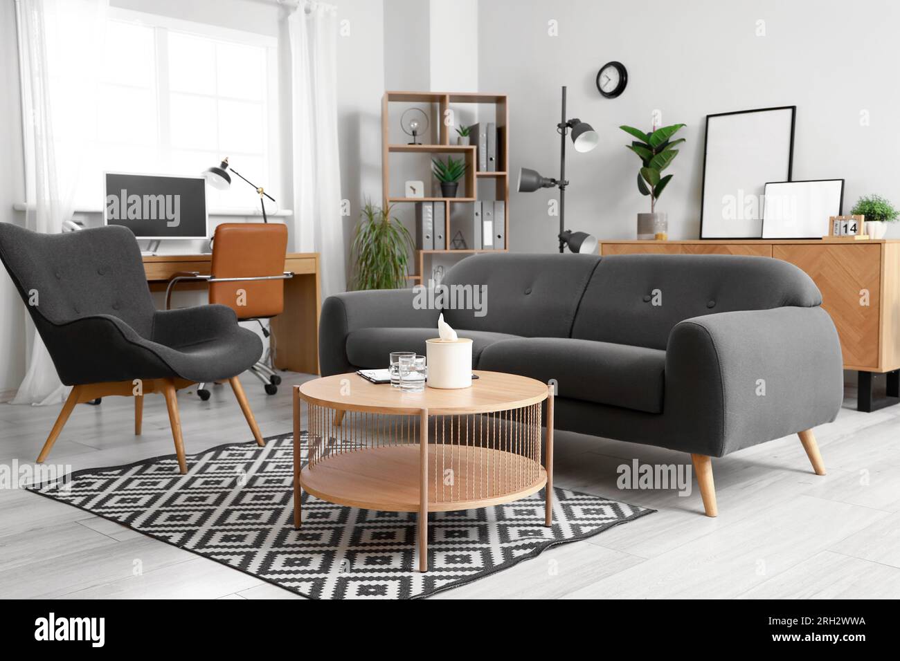Psychologist's office interior hi-res stock photography and images - Alamy