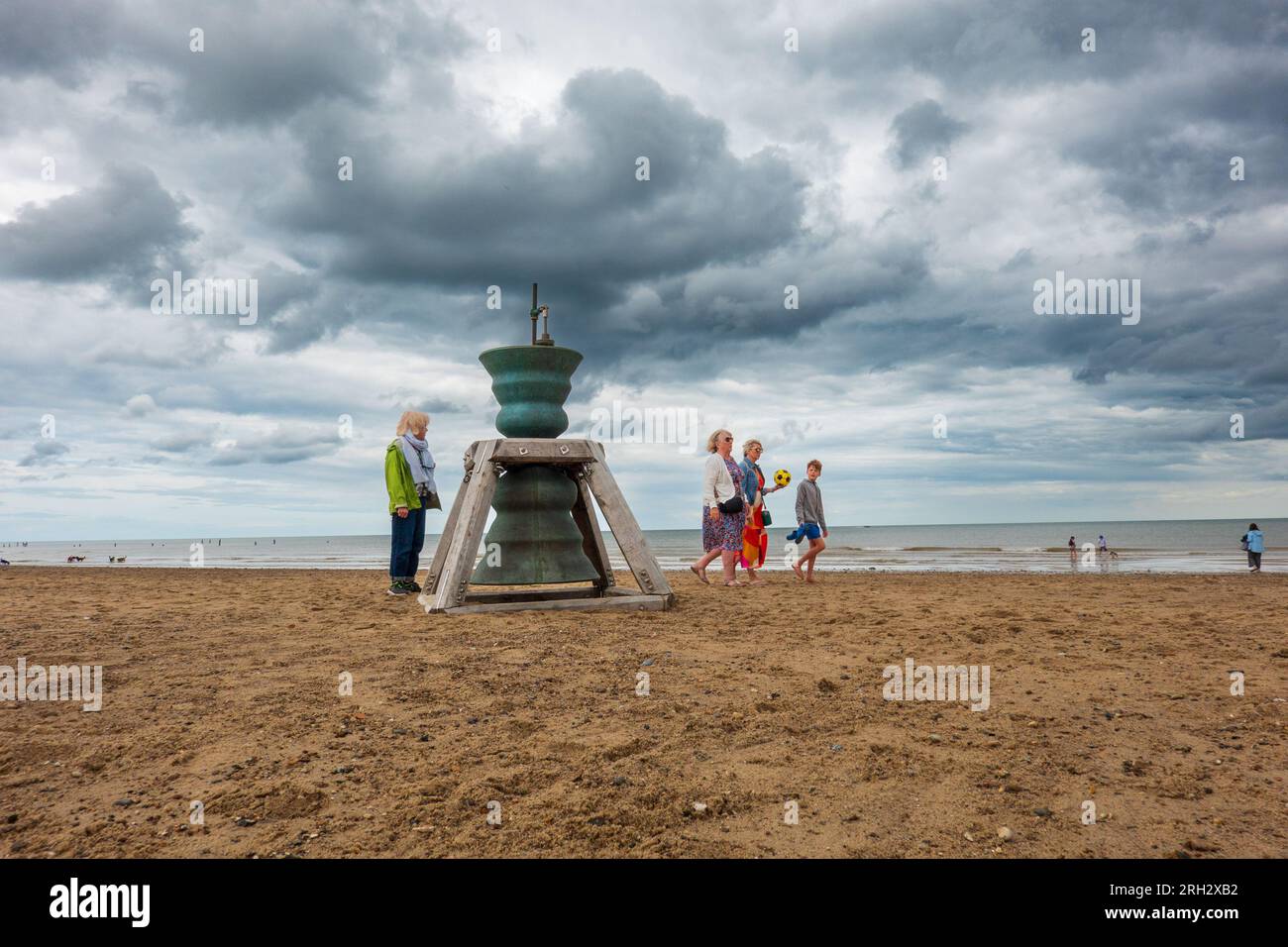 Time and tide bell hi-res stock photography and images - Alamy