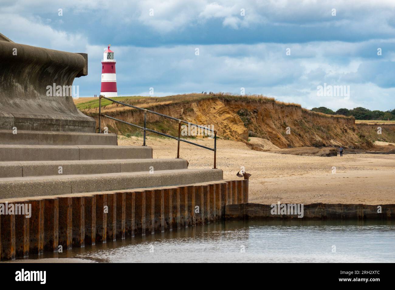 Happisburgh end of the sea wall Stock Photo - Alamy