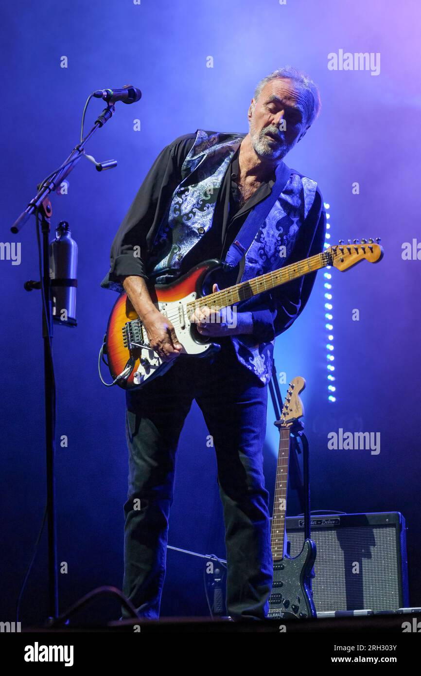 Richard 'Rick' Fenn of 10cc performing at Fairports Cropredy Convention ...