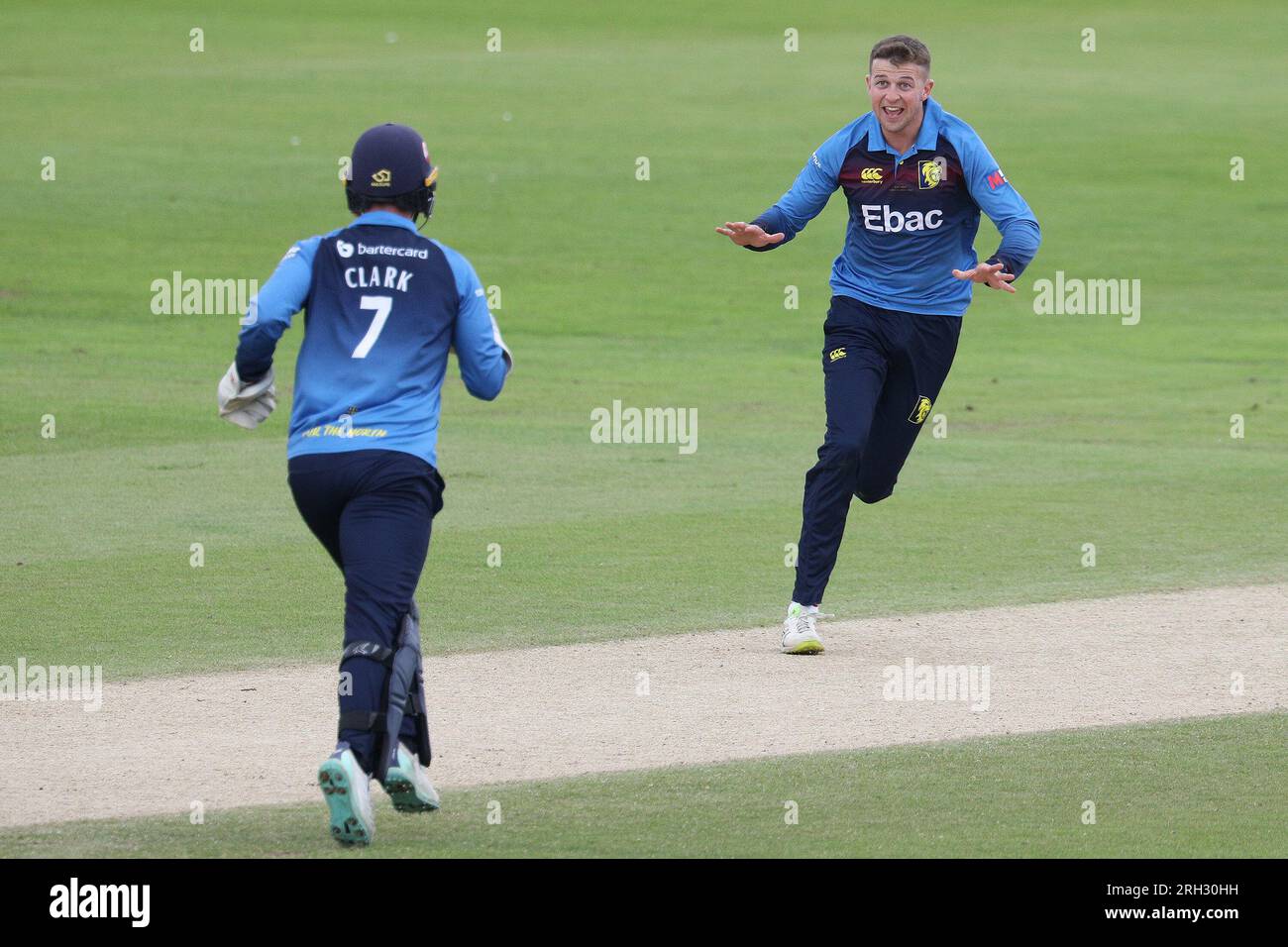 George drissell cricket hi-res stock photography and images - Alamy