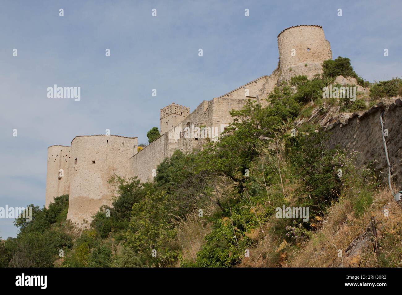 Old castle on top hi-res stock photography and images - Alamy