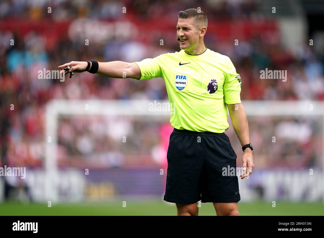 Referee Robert Jones during the Premier League match at the Gtech ...