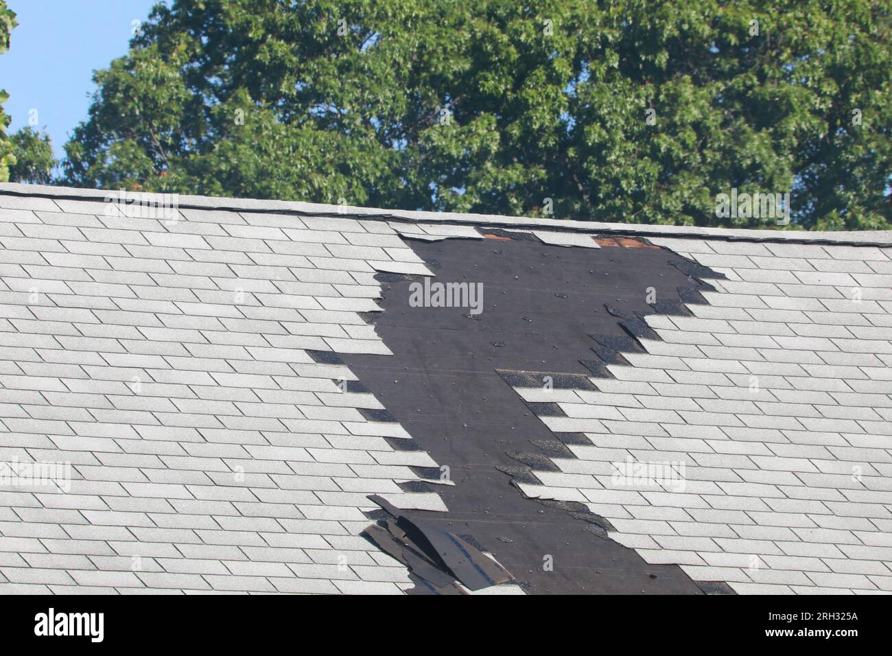 Storm damaged roof hi-res stock photography and images - Alamy