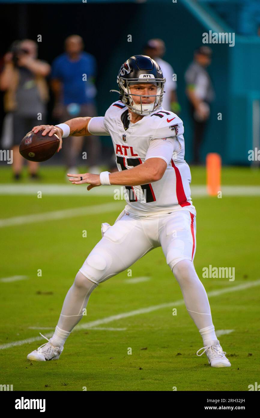 Atlanta Falcons quarterback Logan Woodside (11) throws the ball against ...