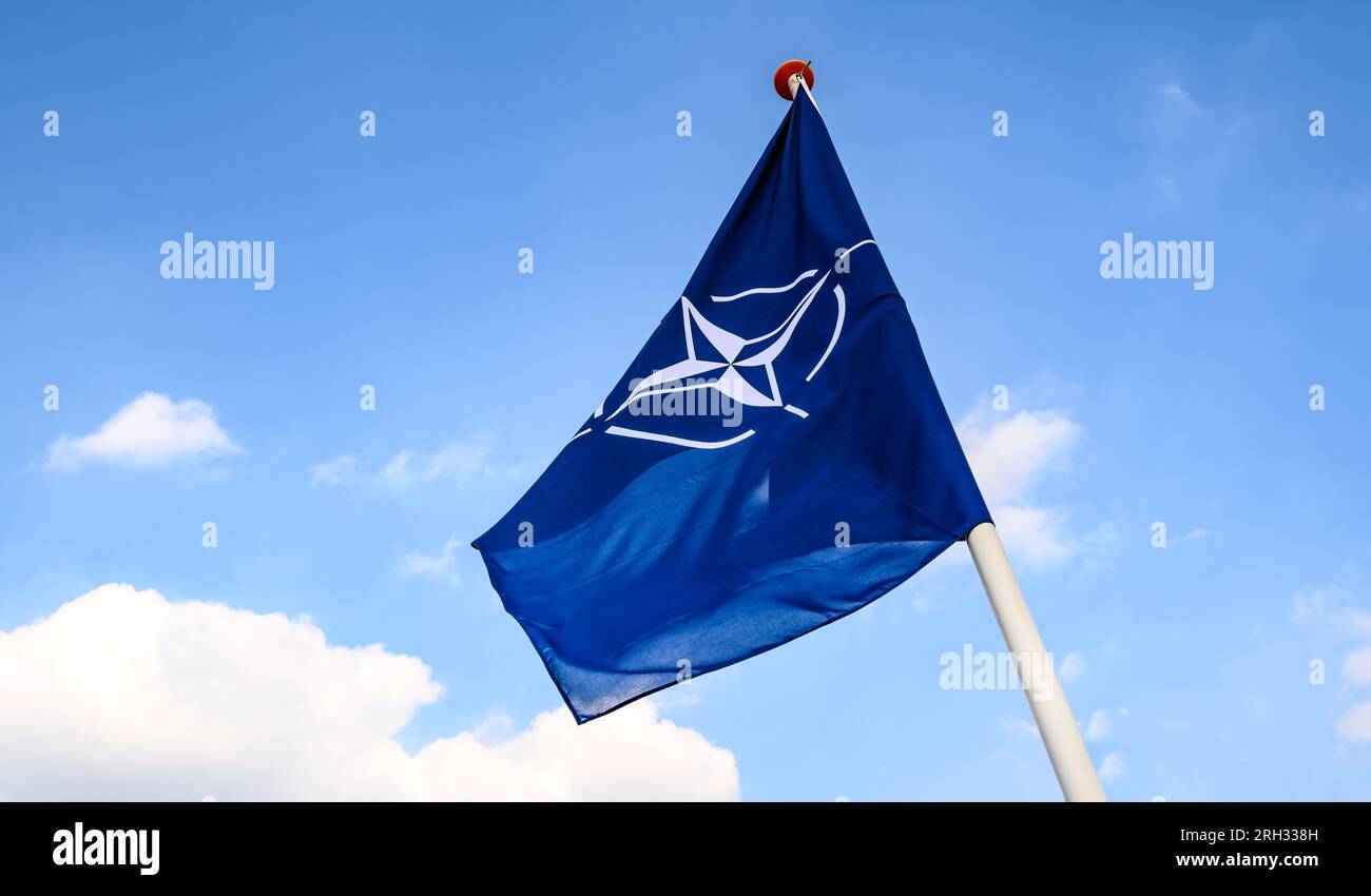 Nato motion hi-res stock photography and images - Alamy