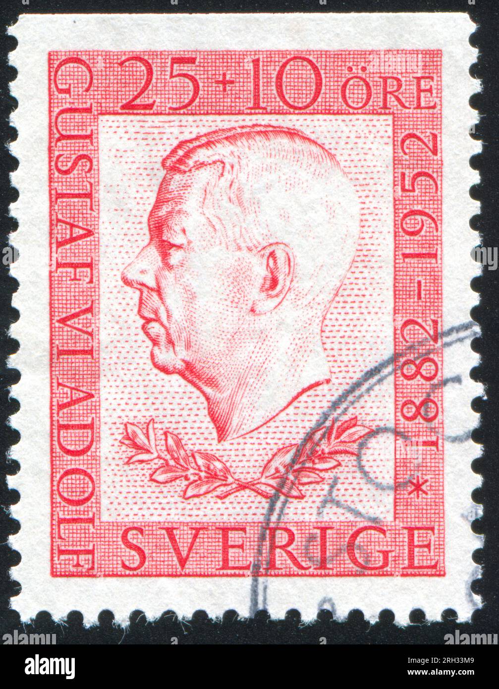 SWEDEN - CIRCA 1952: stamp printed by Sweden, shows Gustaf VI Adolf ...