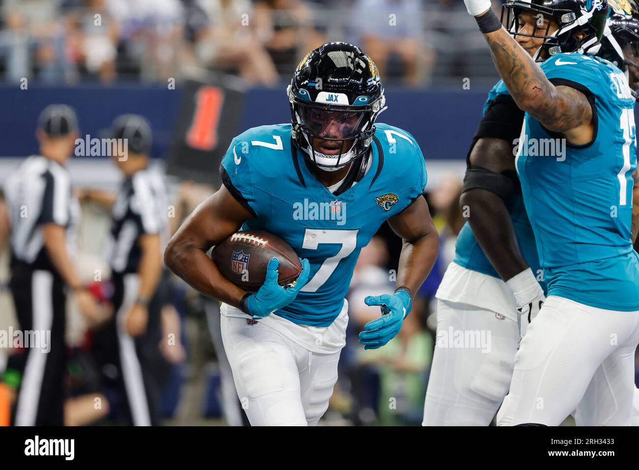 Jacksonville Jaguars wide receiver Zay Jones (7) celebrates a two point ...