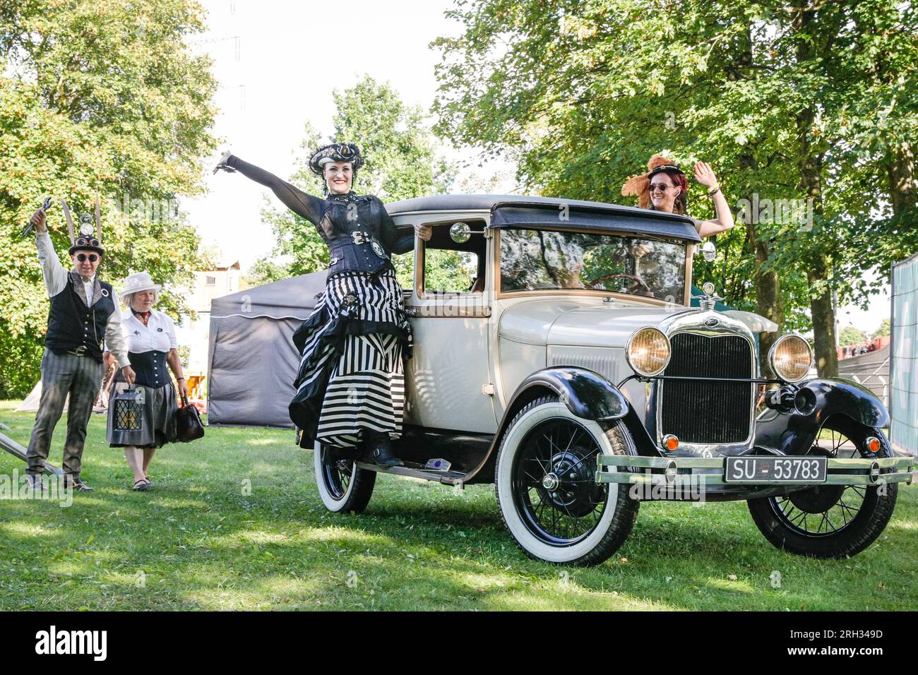 Henrichenburg, Waltrop, Germany. 13th Aug, 2023. A steampunk group ...