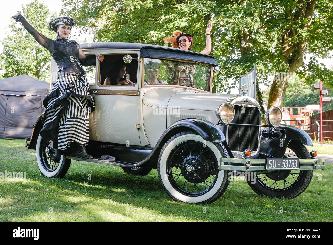 Henrichenburg, Waltrop, Germany. 13th Aug, 2023. A steampunk group ...