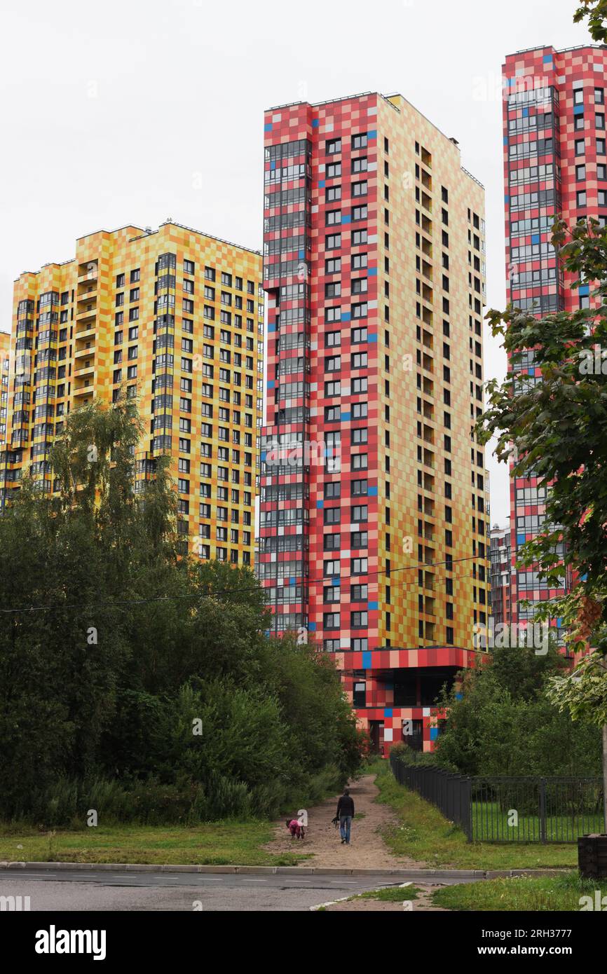 Colored apartment buildings hi-res stock photography and images - Alamy