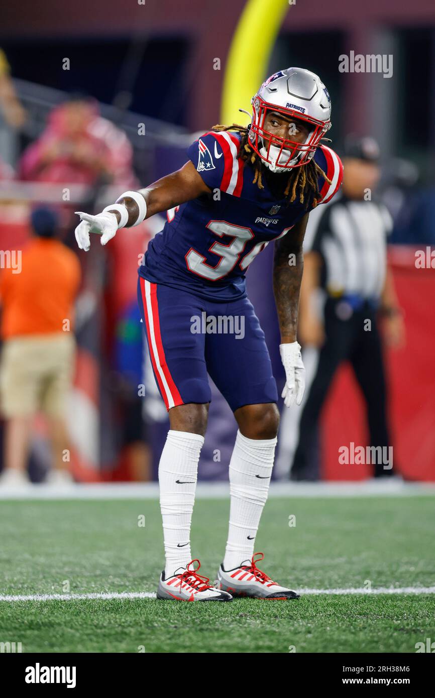 New England Patriots cornerback Quandre Mosely (34) prepares to defend ...