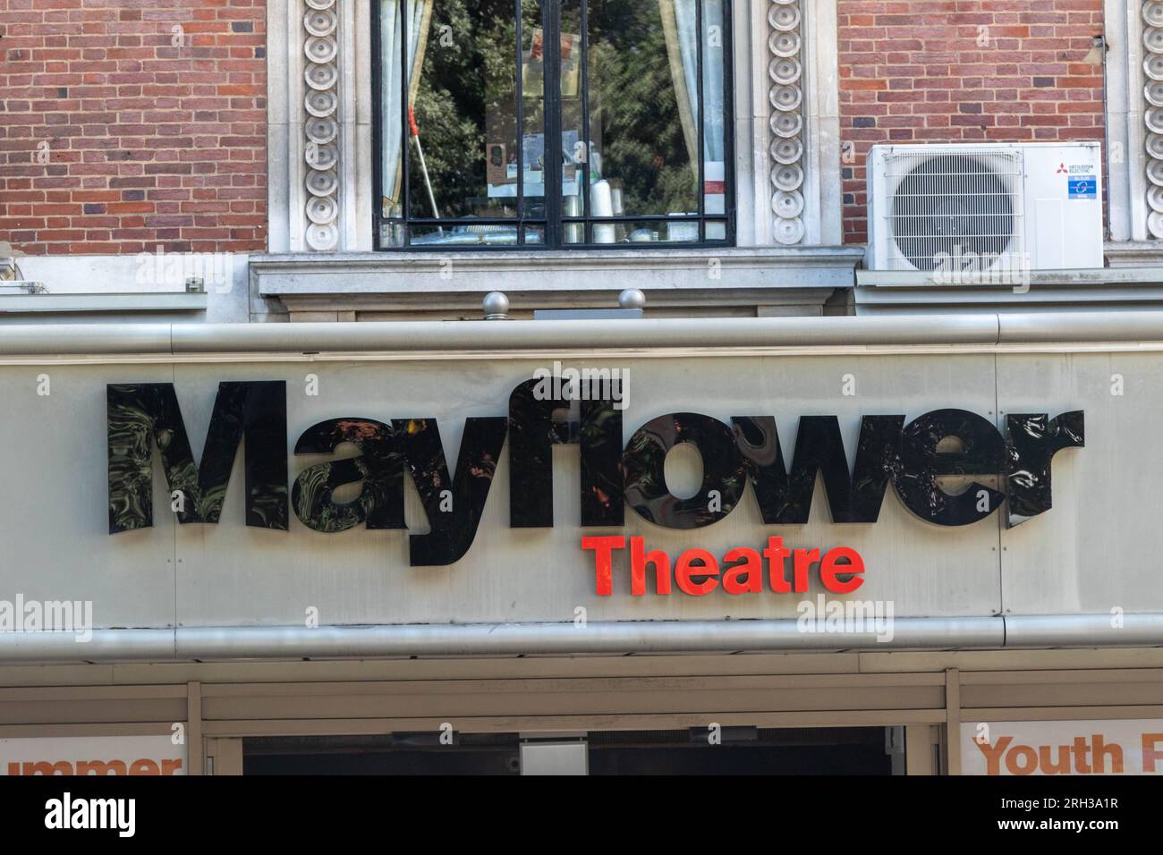 Mayflower theatre hi-res stock photography and images - Alamy